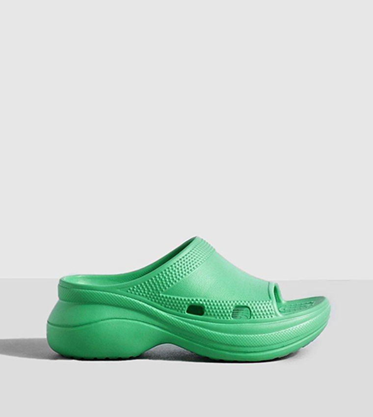 Buy Boohoo Chunky Wave Sole Platform Slides In Green | 6thStreet Qatar