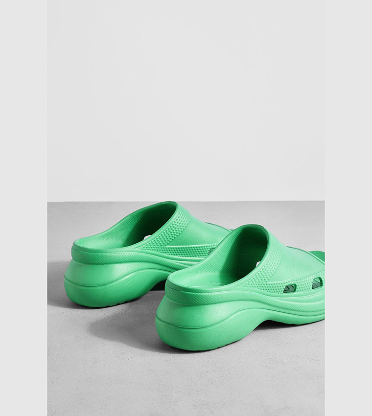 Buy Boohoo Chunky Wave Sole Platform Slides In Green | 6thStreet Qatar