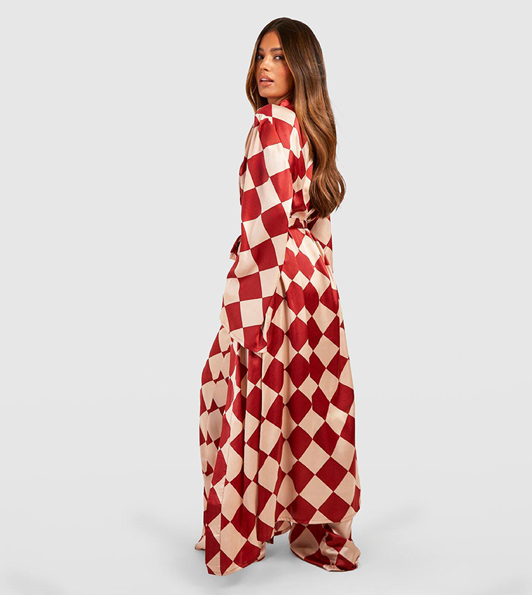 Buy Boohoo Oversized Checkerboard Print Maxi Robe In Red | 6thStreet UAE