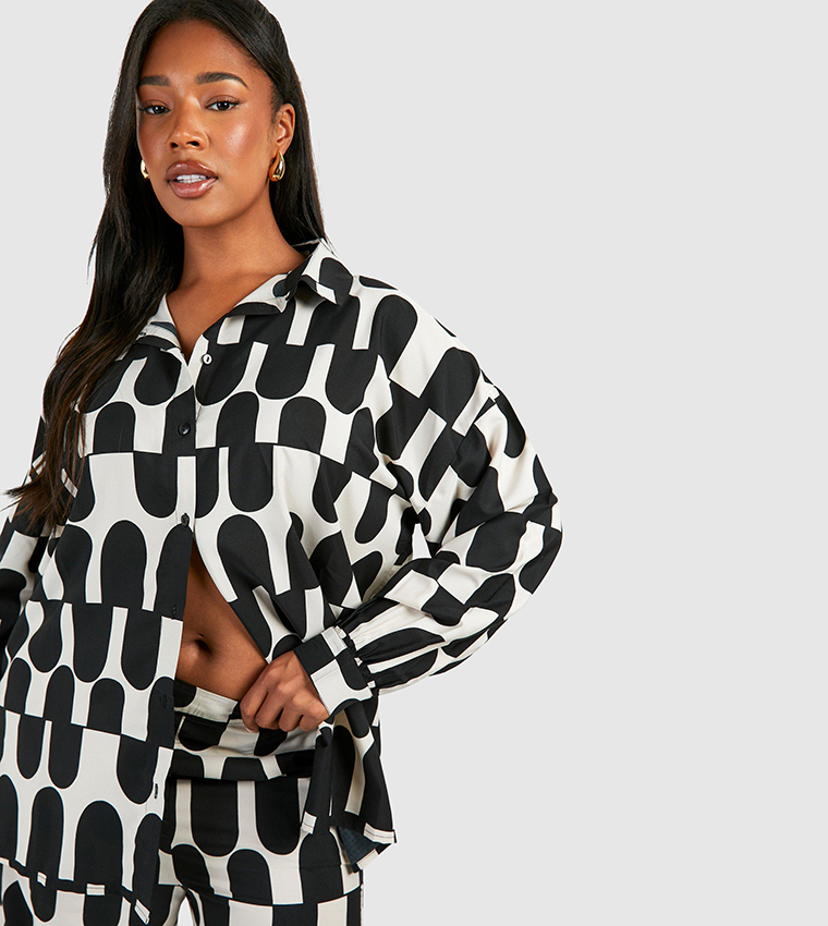 Buy Boohoo Curve Mono Abstract Co Ord Set In Black | 6thStreet Kuwait