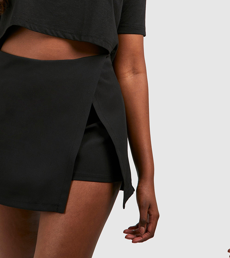 Buy Boohoo Woven Wrap Side Split Skort In Black | 6thStreet UAE