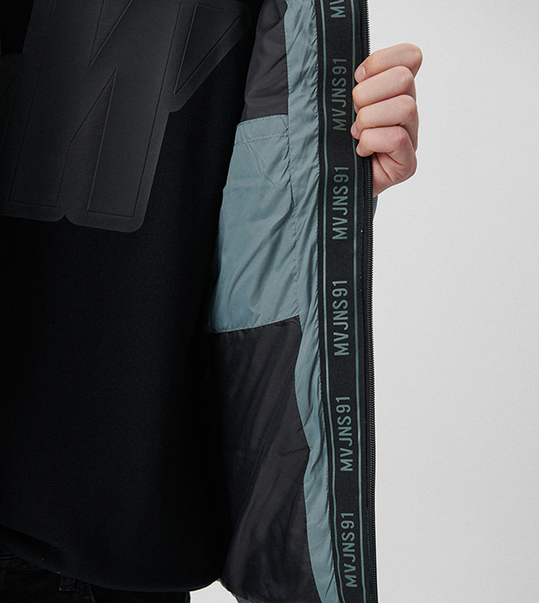 Buy Mavi Zippered Hooded Puffer Jacket In Green | 6thStreet Saudi Arabia