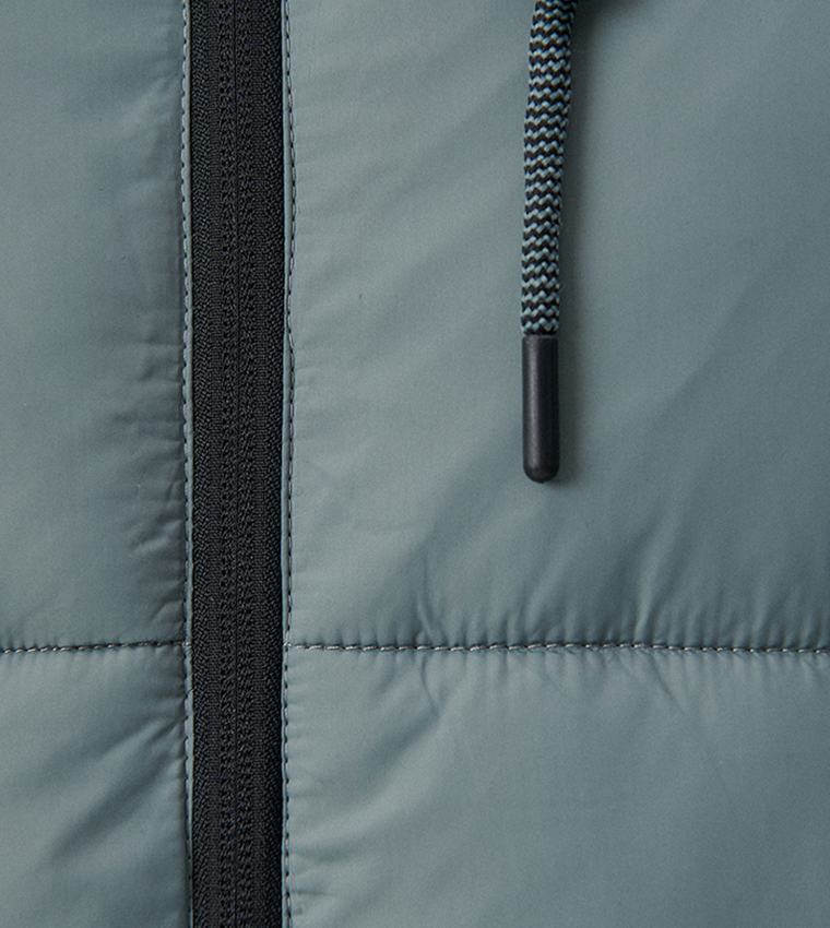 Buy Mavi Zippered Hooded Puffer Jacket In Green | 6thStreet Saudi Arabia