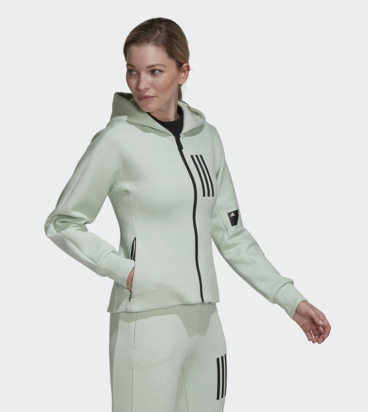 اشتري اديداس هودي Mission Victory بقصة ضيقة بلون أخضر | 6ستريت المملكة ...