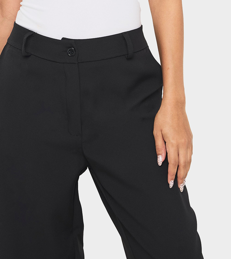 Buy Boohoo Button Closure Barrel Leg Trouser In Black | 6thStreet UAE