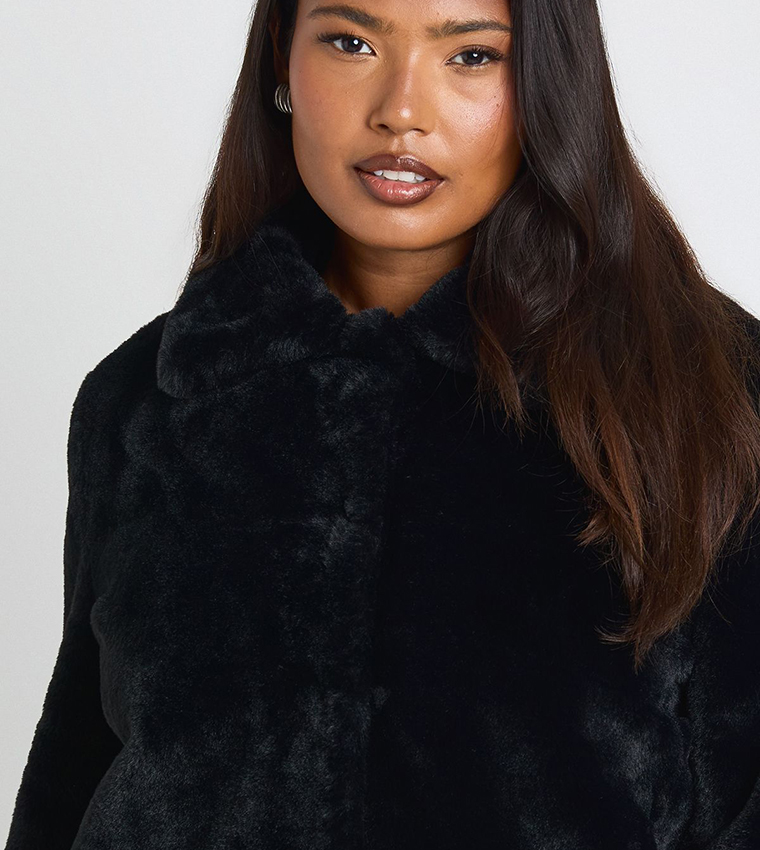 Buy Boohoo Curve Collared Faux Fur Jacket In Black | 6thStreet Saudi Arabia