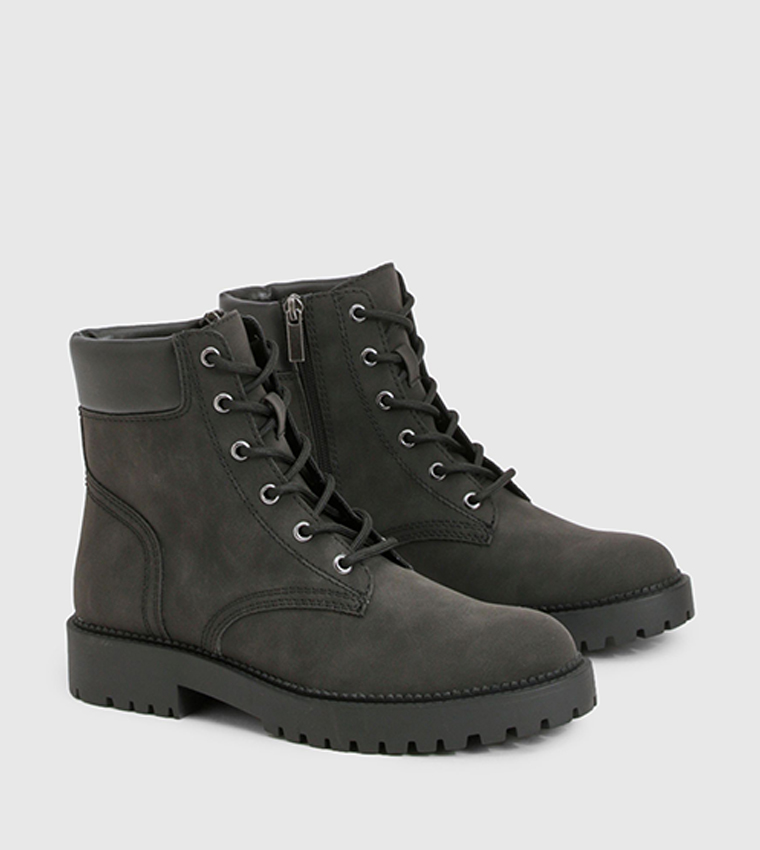 Buy Boohoo Padded Collar Lace Up Hiker Boots In Black | 6thStreet Qatar