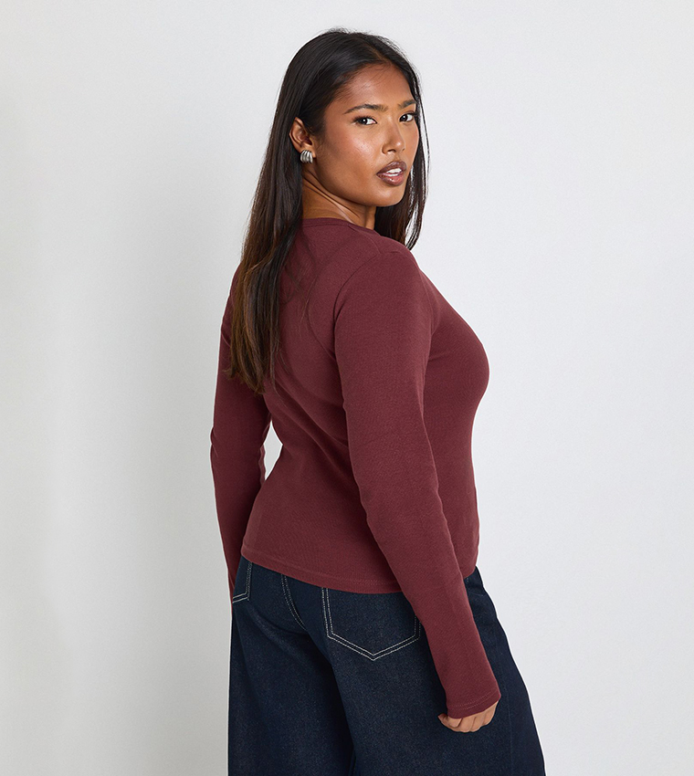 Buy Boohoo Curve Ribbed Long Sleeves Fitted Top In Burgundy | 6thStreet ...