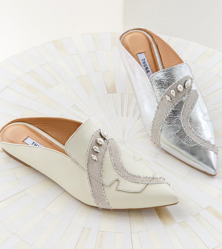 Buy Thuna Lolo Flat Mules In Beige | 6thStreet Kuwait