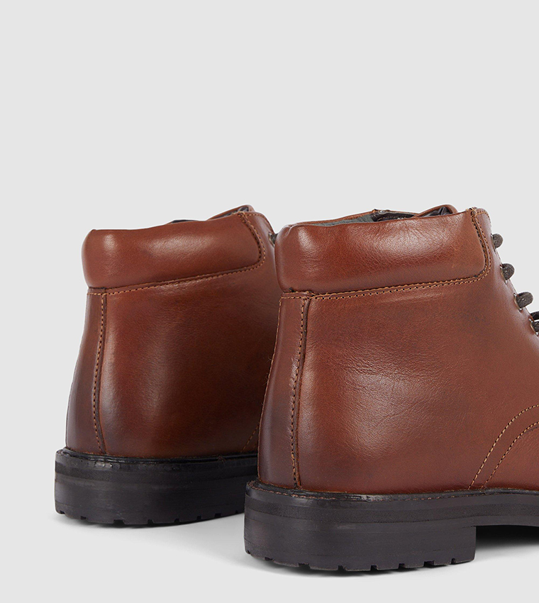 Buy Mantaray Joel Leather Boots With Padded Collar In Brown | 6thStreet ...