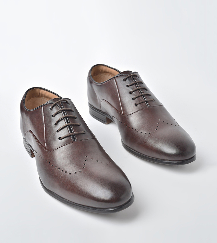 Buy HIS & HERS Solid Oxford Formal Shoes In Brown | 6thStreet Kuwait