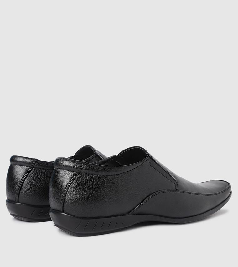 Buy HIS & HERS Opera Pump Shoes In Black | 6thStreet Oman