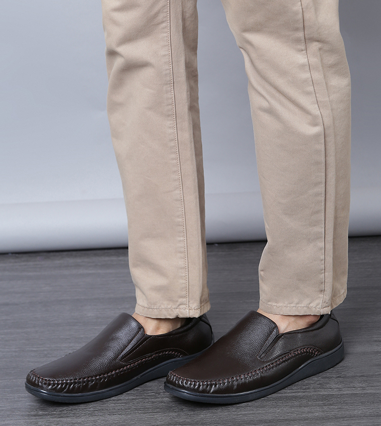 Buy HIS & HERS Opera Pump Shoes In Brown | 6thStreet Qatar