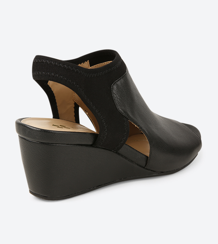 Buy Naturalizer Cailla Wedges Black In Black | 6thStreet Qatar