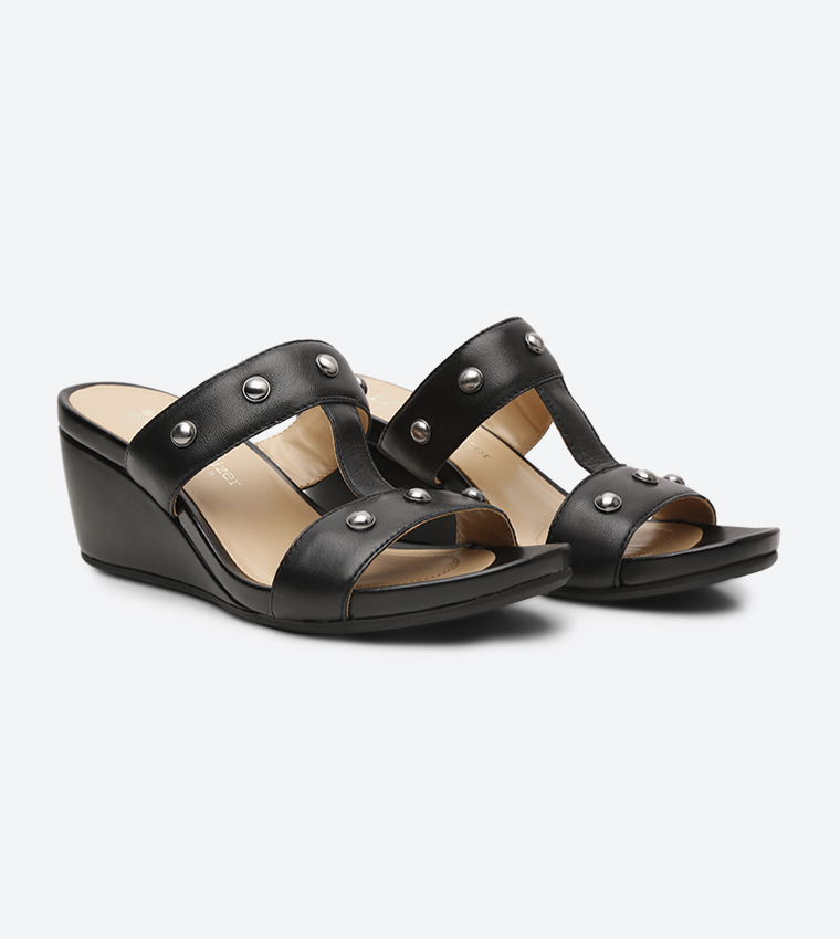 Buy Naturalizer Cambrey Wedge Black In Black | 6thStreet UAE