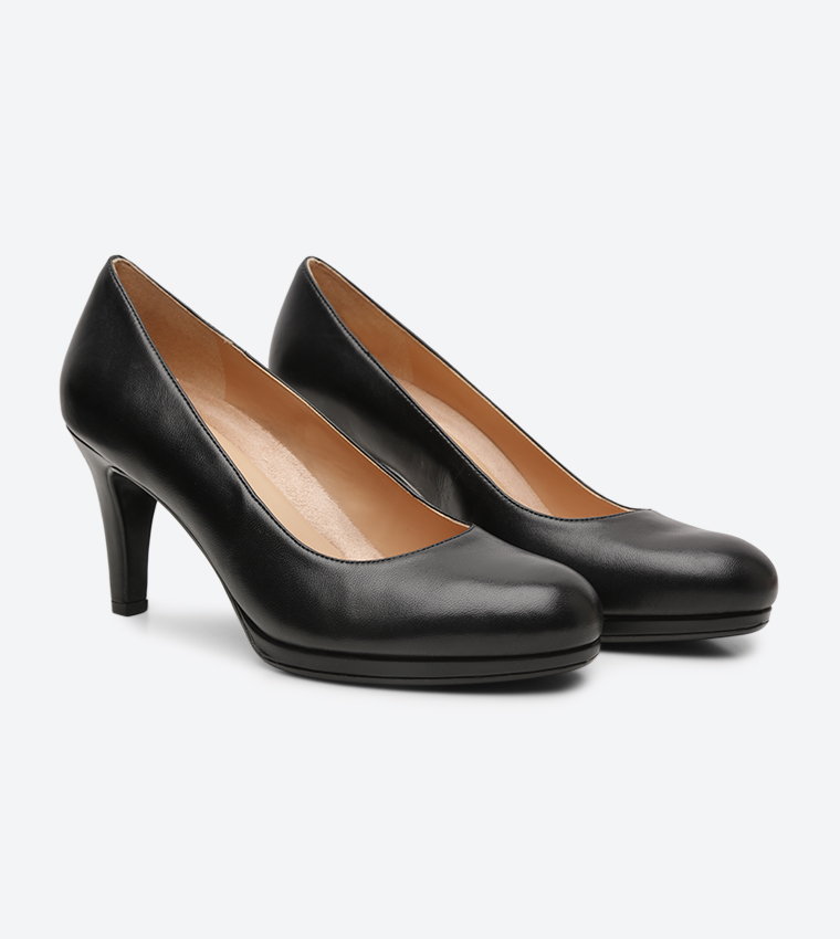 Buy Naturalizer Michelle Pumps Black In Black | 6thStreet UAE