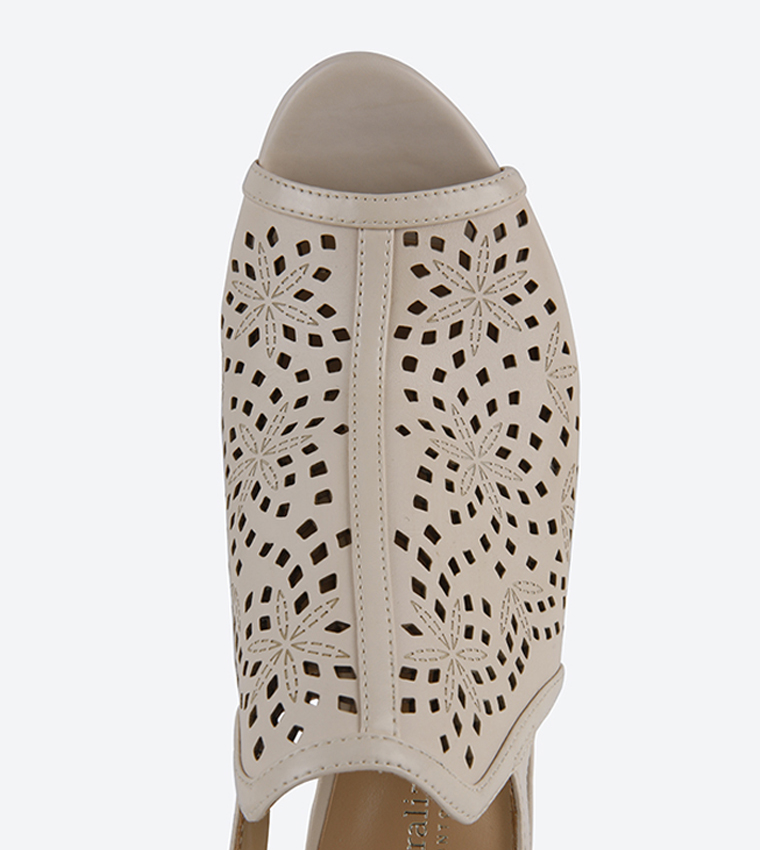 Buy Naturalizer Paige Sandals Ivory In Ivory | 6thStreet UAE