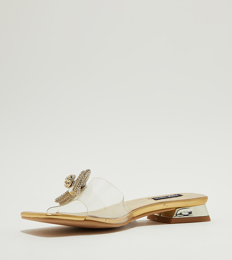 Buy Nine West ARI AK Embellished Bow Flat Sandals In Gold | 6thstreet UAE
