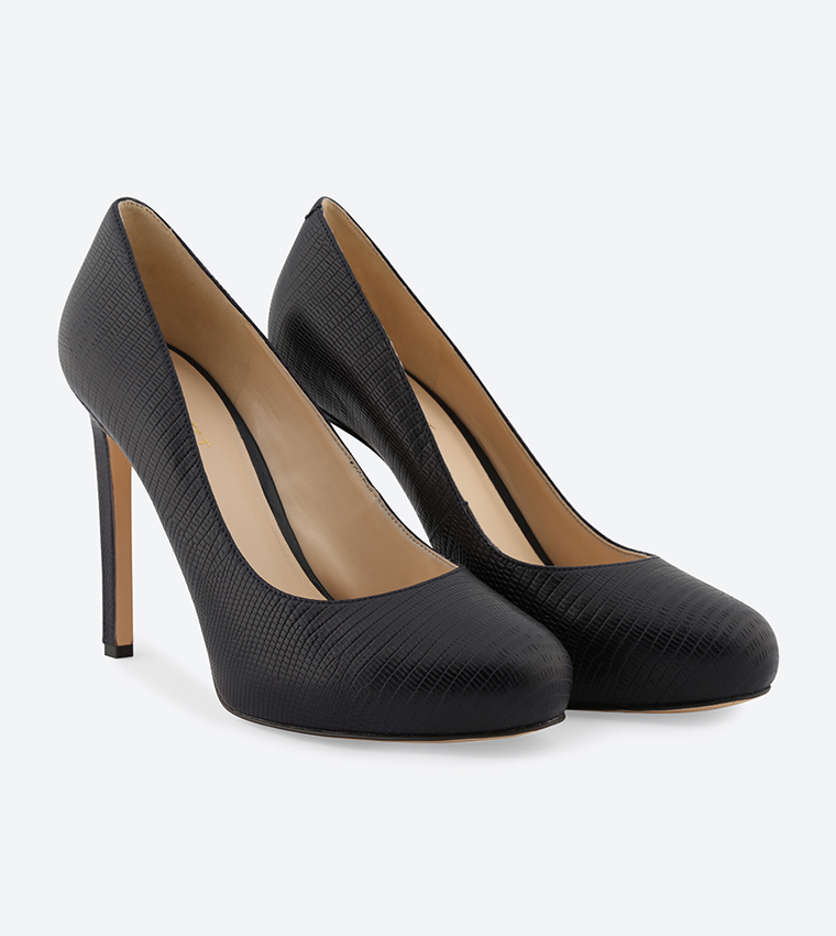 Buy Nine West Tyler Pumps Navy In Navy | 6thStreet UAE