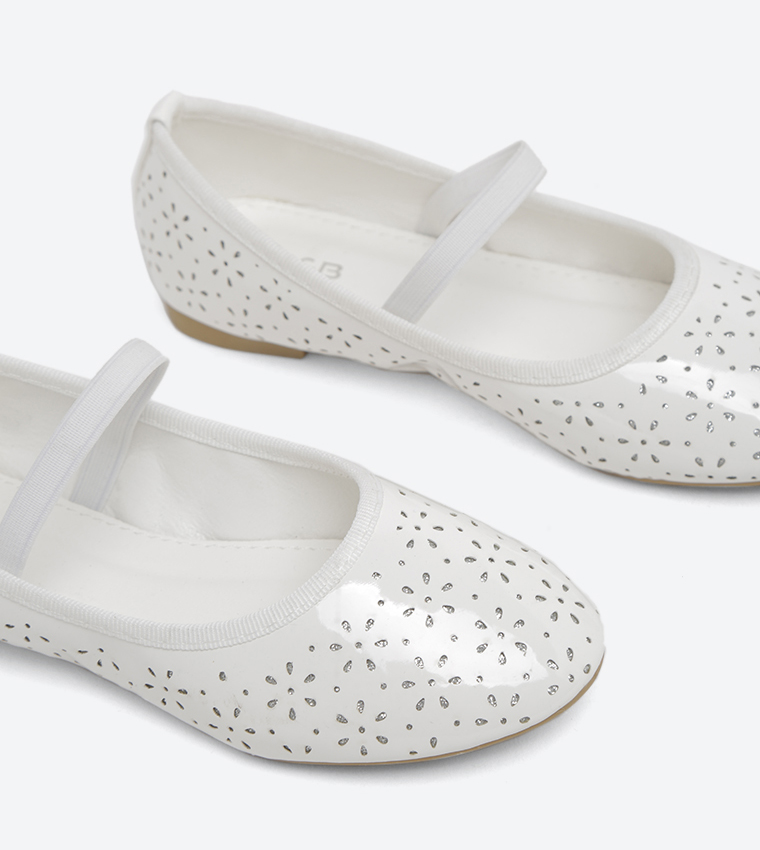 Buy R&B TPR Girl Shoes White In White | 6thStreet Bahrain