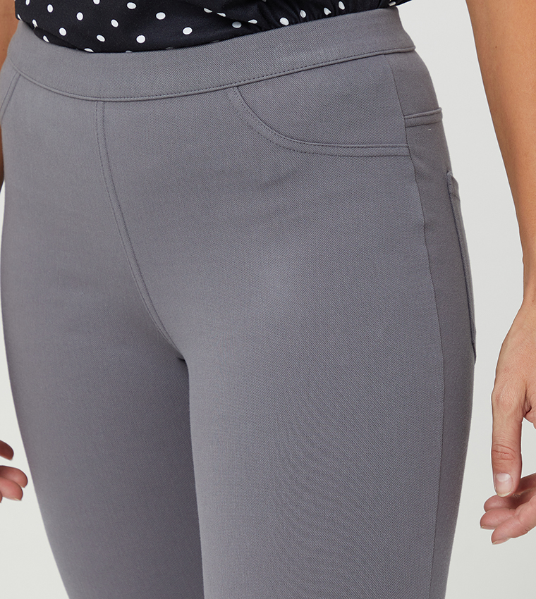 Buy R&B Core Knit Bottom Basic In Grey | 6thStreet Kuwait