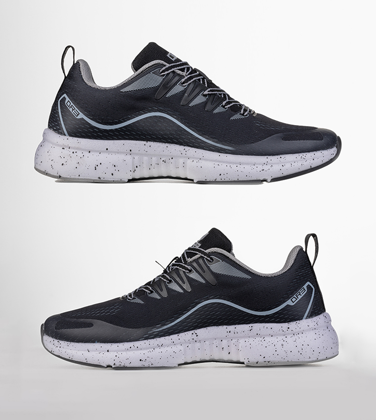 Buy DR3 Road Runner Lace Up Running Shoes In Black | 6thStreet Saudi Arabia