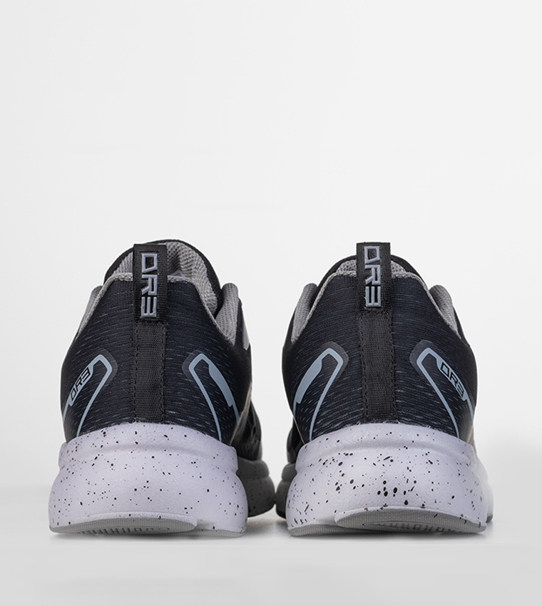Buy DR3 Road Runner Lace Up Running Shoes In Black | 6thStreet Saudi Arabia