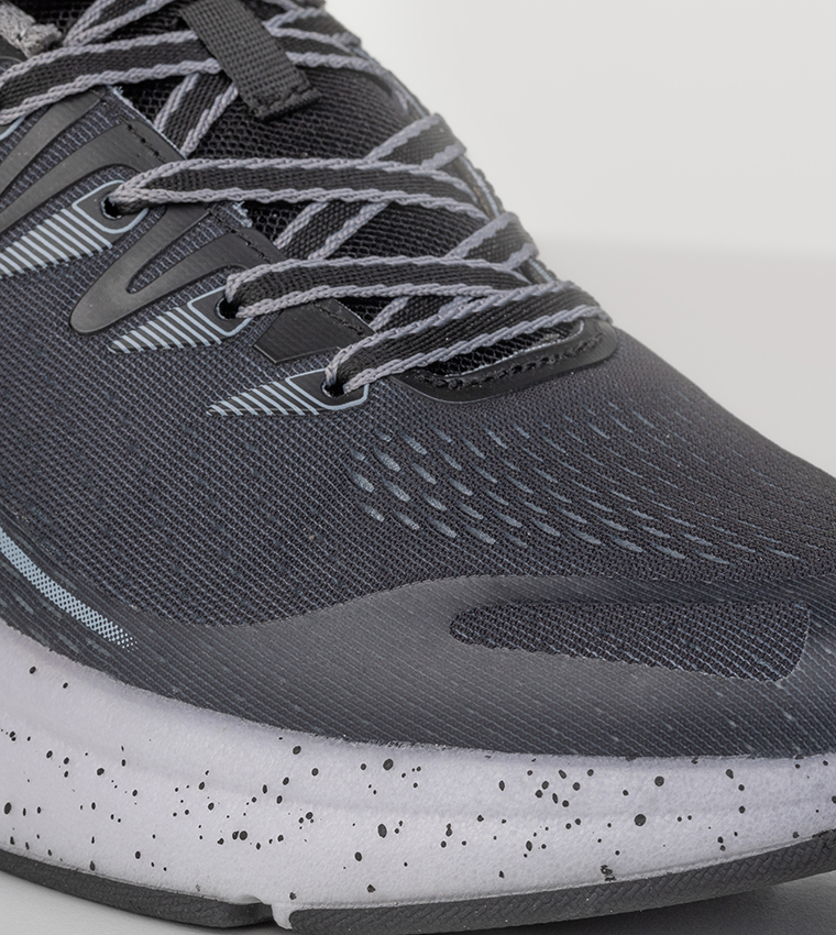 Buy DR3 Road Runner Lace Up Running Shoes In Black | 6thStreet Saudi Arabia