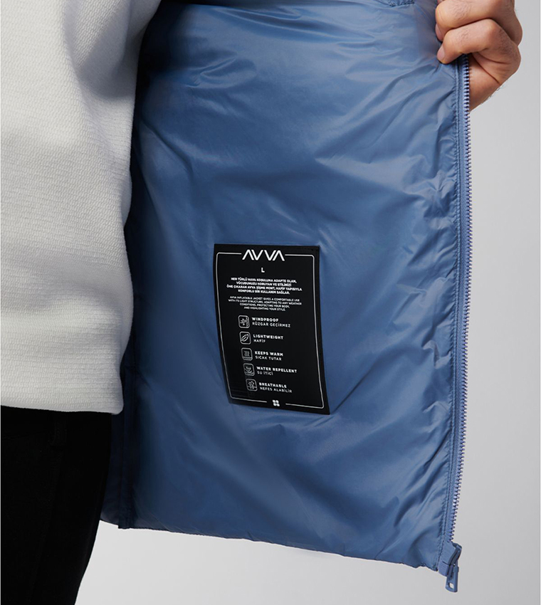 Buy Avva Quilted High Neck Puffer Jacket In Blue | 6thstreet UAE