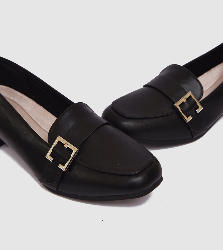 Buy VINCCI Metal Accent Low Heel Pumps In Black | 6thStreet UAE