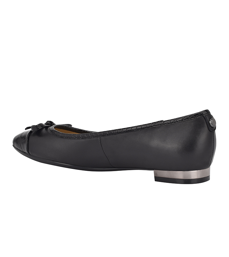 Buy Nine West Square Toe Flat Ballerinas Black In Black | 6thStreet Qatar