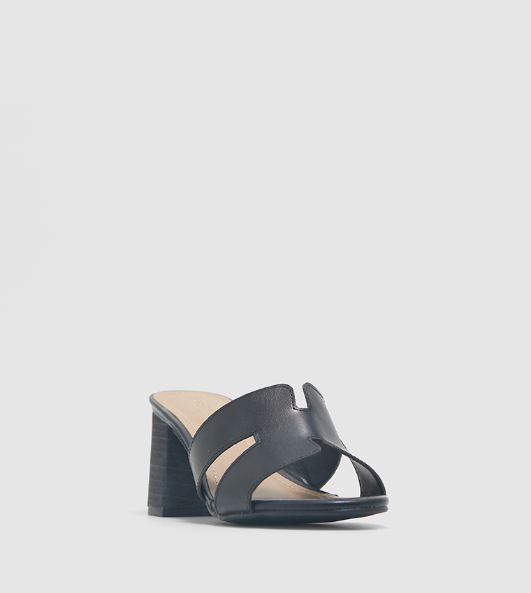 Buy Hopla Block Heel Sandal Black In Black | 6thStreet Kuwait
